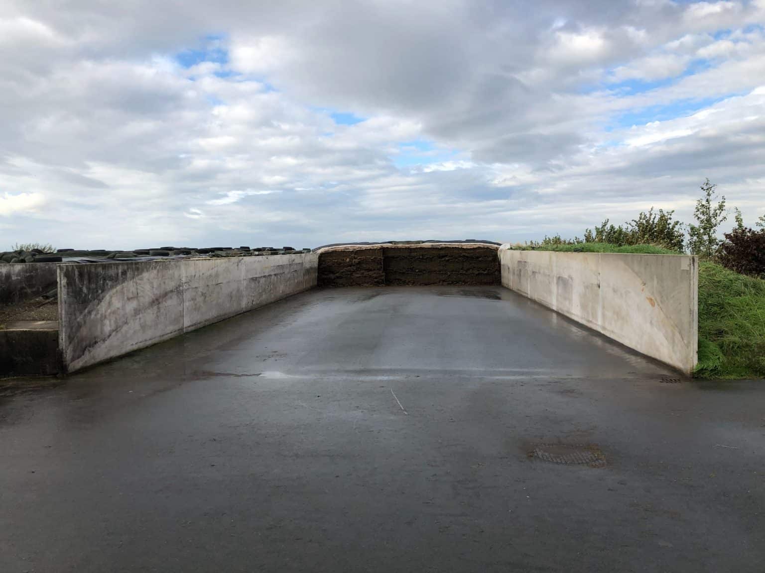 Vang perssap en percolaat uit voeropslagen op | Zuiderzeeland